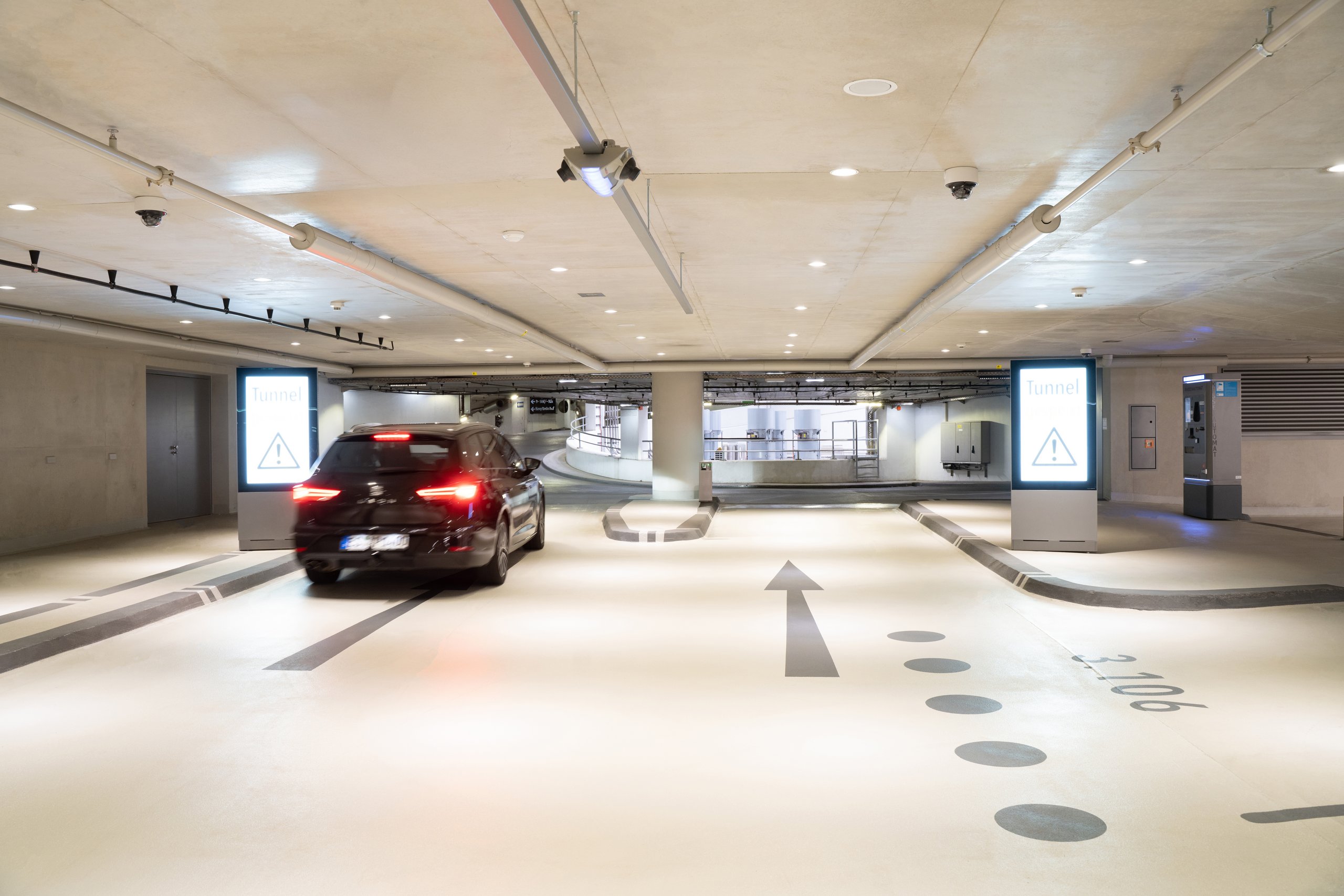 FreeFlow – Schrankenlos & ticketfrei parken mit Kennzeichenerkennung - APCOA